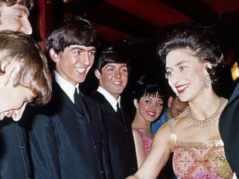 La reina Isabel II y su tensa relación con The Beatles